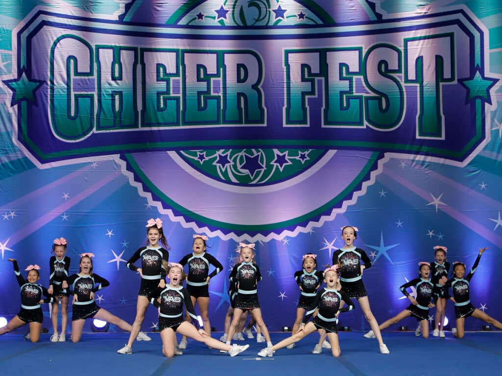 Home | Canadian Cheer